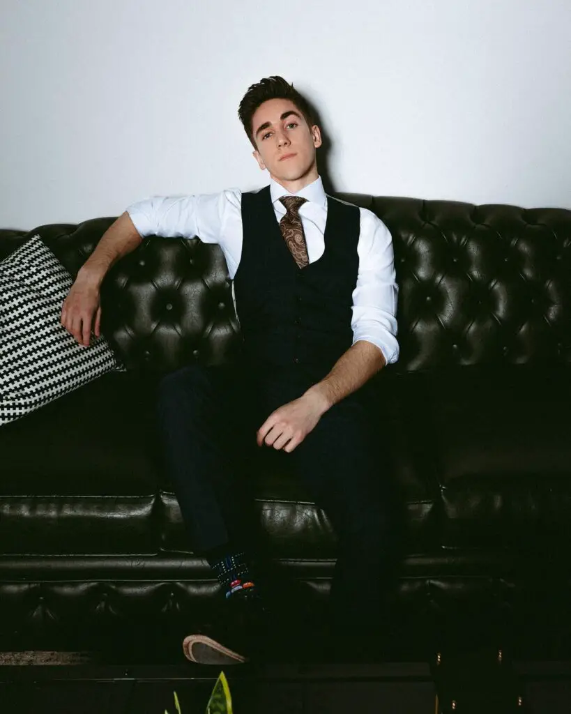 Myles Erlick Age, Wiki, Family, Education, Girlfriend & More ...