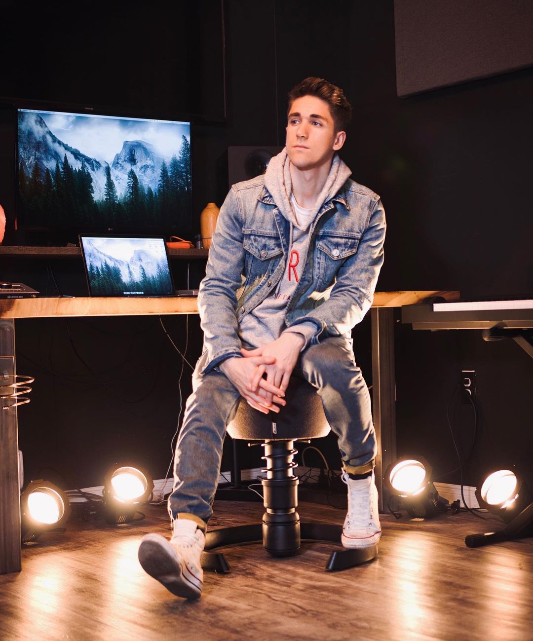 Myles Erlick Age, Wiki, Family, Education, Girlfriend, Income