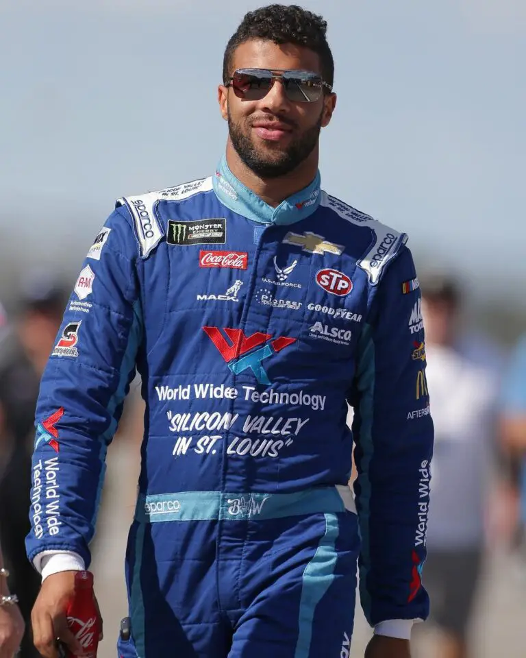 Bubba Wallace Age, Wiki, Height, Family, Wife, Net Worth | BiographyVilla