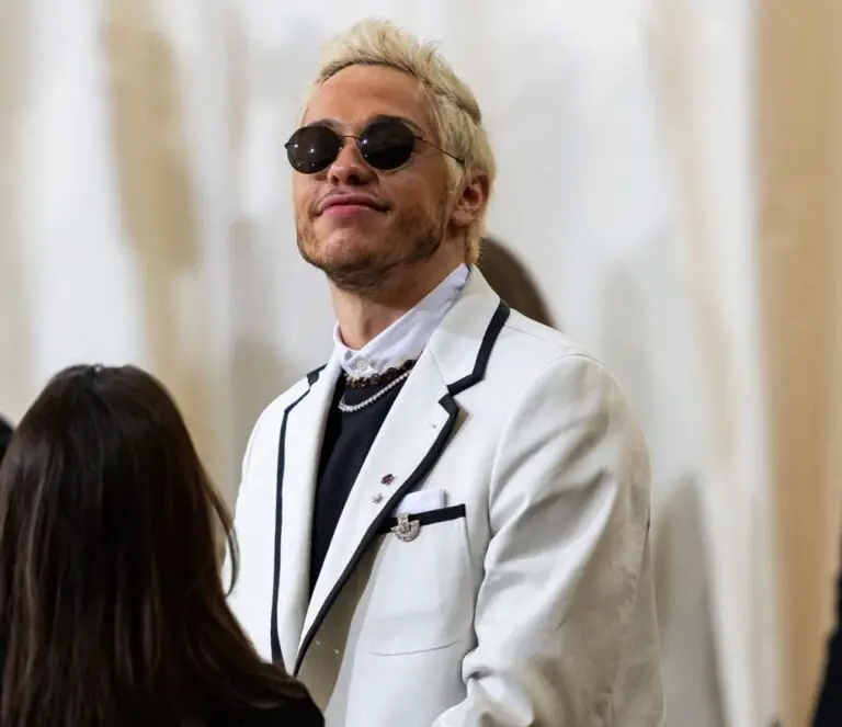 Pete Davidson Age, Wiki, Height, Girlfriend, Family, Net Worth